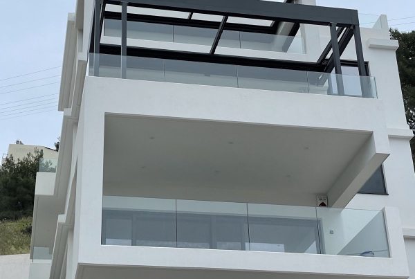 Σύστημα περγότεντας με κούτελο σε οικία, Πανόραμα Βούλας | Τέντες ...